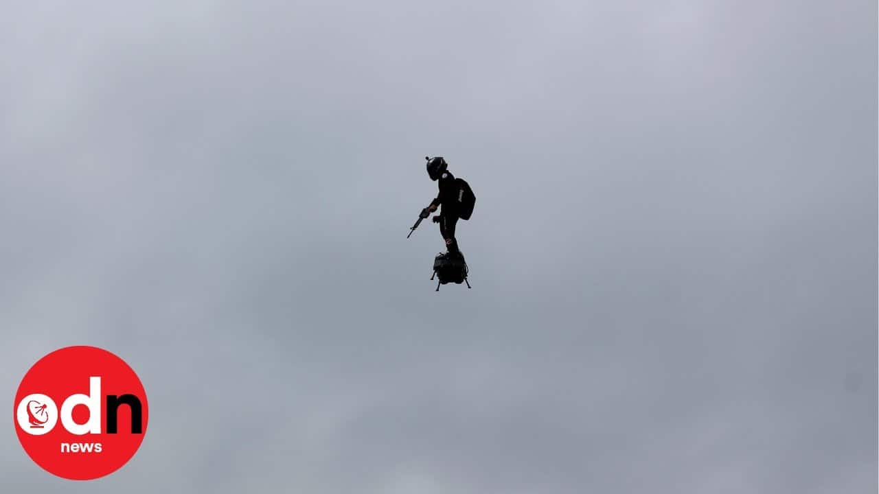 This Flying Soldier's Invention Looks Terrifying, and I Want One